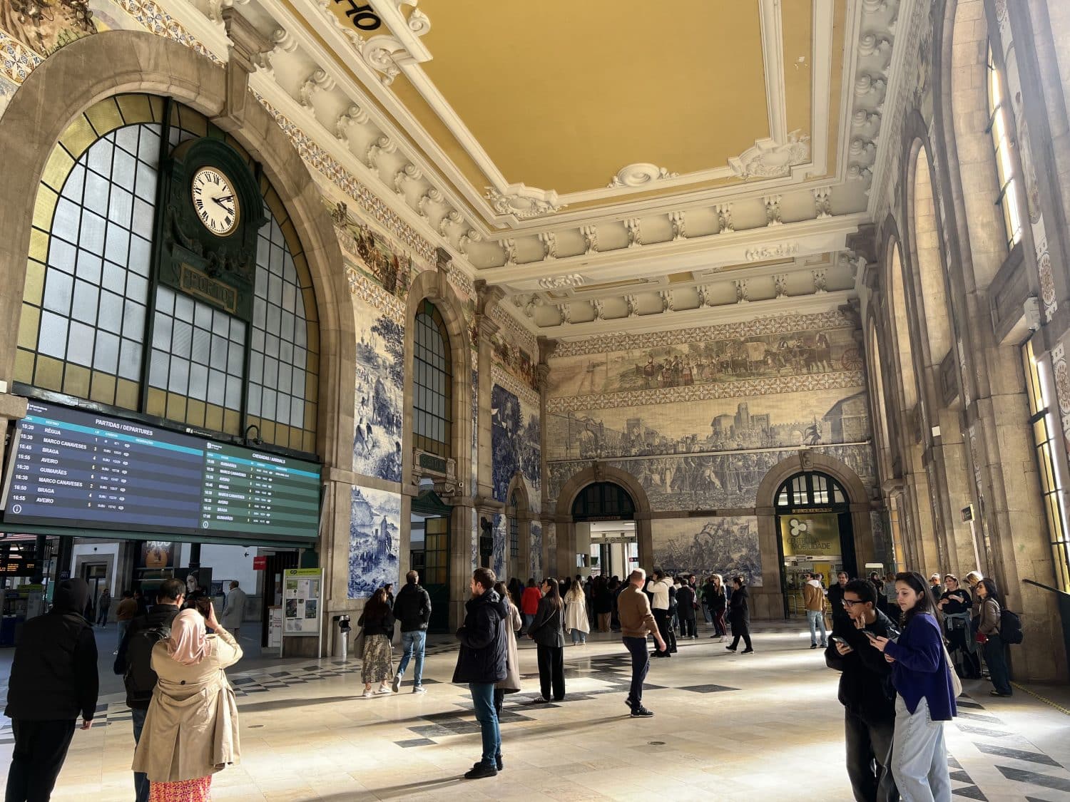 Fontainhas: A Hidden Gem in Porto – Jorge Miguel Matias – Wine & Tours